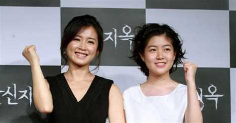 Md포토 남상미 심은경 블랙 화이트 원피스 입은 자매