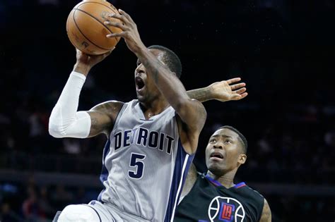 Pistons Score Back To Back Victories End Clippers Four Game Win Streak