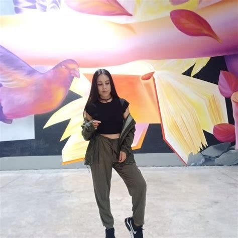 Dafne Sb Dafnejanette • Threads Say More