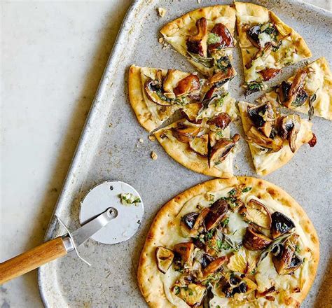 Garlic Mushroom Flatbread Pizzas