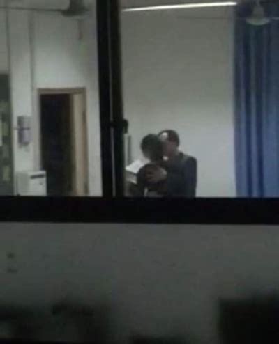 男教师亲吻搂抱女生VS女老师围殴男生 老师们怎么啦人民政协网