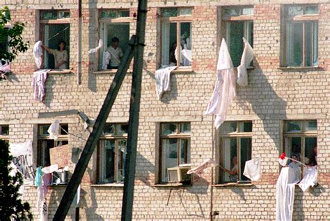 «Из гранатомета в окно стрелял Басаев В 1995 году террористы атаковали Буденновск Штурм