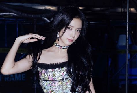 Korean Netizens React To Blackpink Jennie And Jisoo S Reported Exit From Yg Entertainment Koreaboo