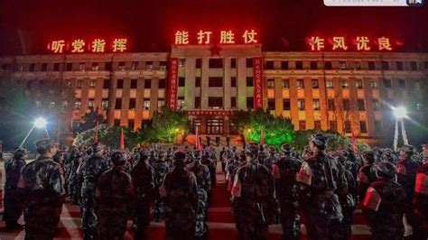 空军军医大学医疗队连夜驰援西安 Tnaot