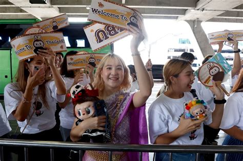 لابوبو اللعبة القبيحة التي أحبها الجميع وغزت العالم