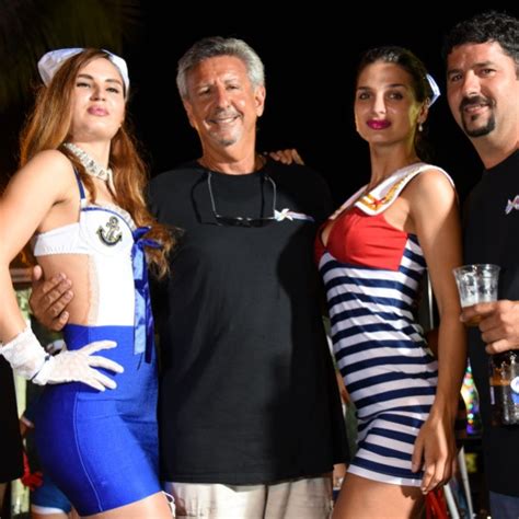 The Girls Of Key West Florida Powerboat Club
