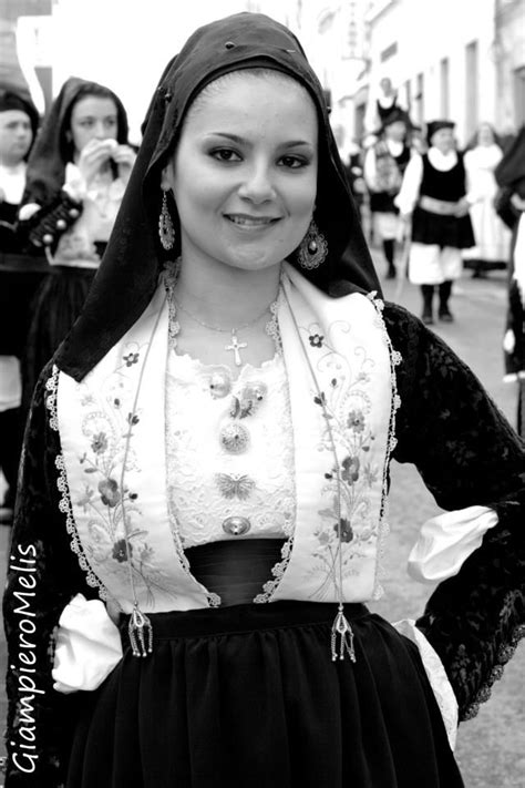 Costume Sardo Femminile Sardegna Dräkter Foton Folk