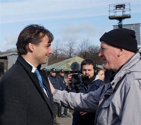 Met Partijen Verbieden Moet Je Terughoudend Zijn Joop Bnnvara