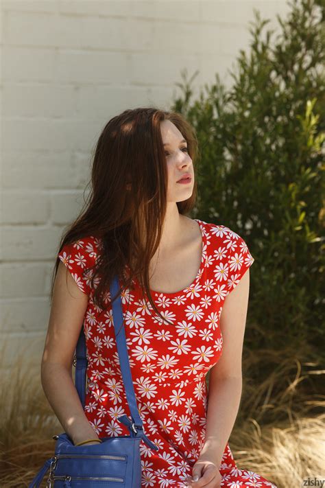 Elektra Rose Broken Flowers Zishy Promo