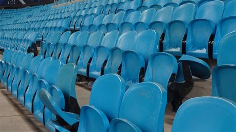 Torcida quebra cadeiras e Grêmio alerta a risco de interdição da Arena