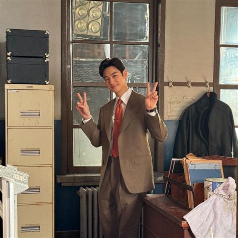 더쿠 수사반장 마무리 이제훈 인스타 글 사진 업데이트