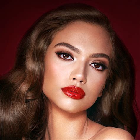 The Bombshell Glamorous Makeup Look Set Charlotte Tilbury