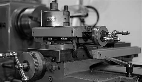 How Does a Lathe Work? | OneMonroe
