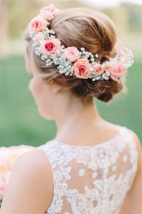 お花の季節到来春は花冠で大人かわいい花嫁になる Bridal flower crown Bridal flowers Flower