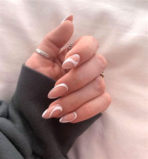 Summer Almond Nails 2025 Reza Spencer