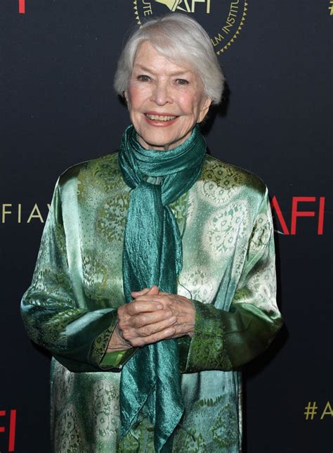 Cum Se Menține în Formă Actrița Oscar Ellen Burstyn La 93 De Ani A