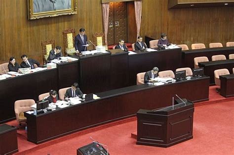 「最低工資法」三讀通過 勞團盼有助解決低薪問題 中廣新聞網 Line Today