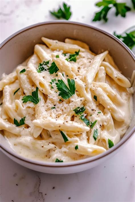 Penne Pasta With Alfredo Sauce 15 Minute Recipe Simple And Delicious