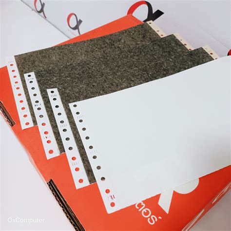 กระดาษต่อเนื่อง 4ชั้น แบบมีคาร์บอนสีดำ เจนเนอรัล ไม่มีเส้น 9 5x5 5