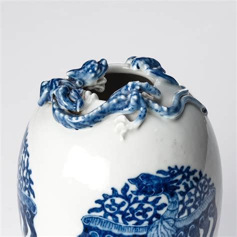 A Chinese Vase Circa 1900 With Yongzheng Mark Bukowskis