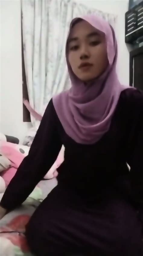 Hijab Cantik Mainin Alat Kencing Eporner