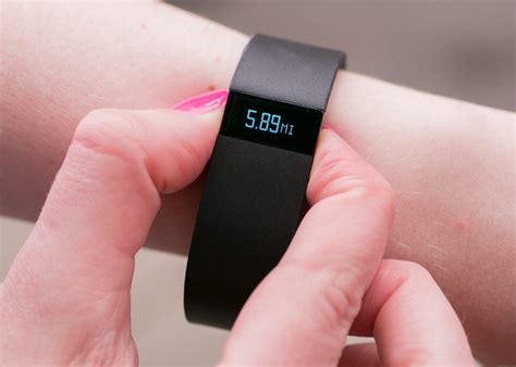 Fitbit Force Review A Fitness Tracker Tour De Force Cnet