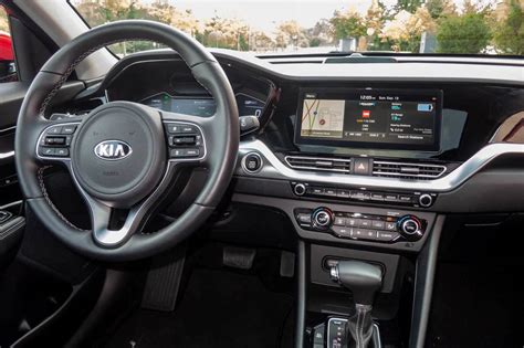 2020 Kia Niro Plug In Hybrid Specs Prices Mpg Range Reviews