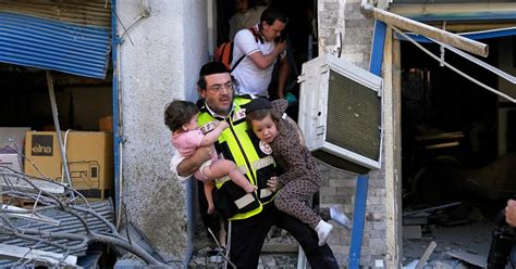 이란 이스라엘에 미사일로 반격 핵 활동 중단하지 않을 것”