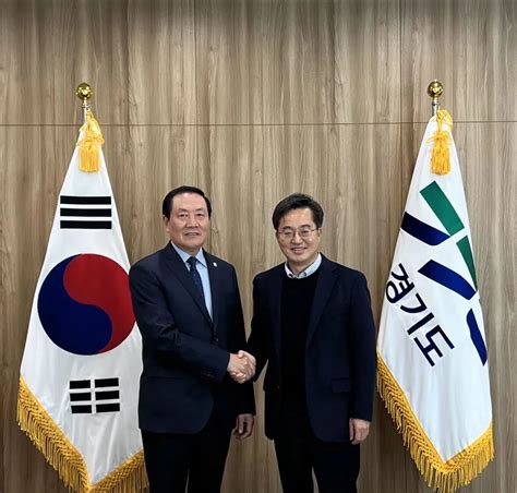 韩国京畿道知事金东兖会见权顺基会长一行中国亚洲经济发展协会职业人才开发与管理委员会