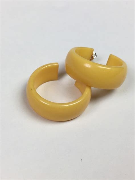 Creamed Corn Bakelite Hoops Vintage Clip Earrings Gem