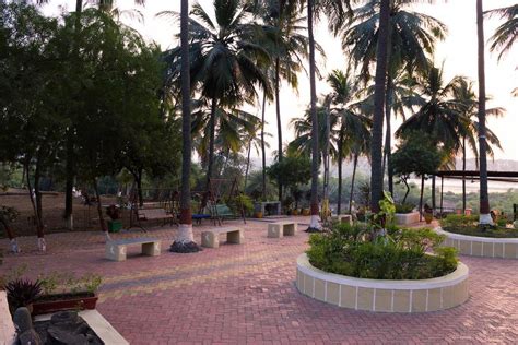 °mati The Farm Daman India Booked