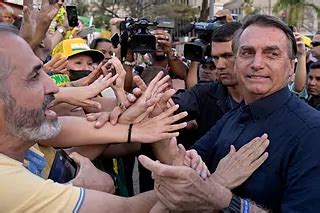 Ordenan retirar de TV Brasil imágenes de Bolsonaro atacando al sistema