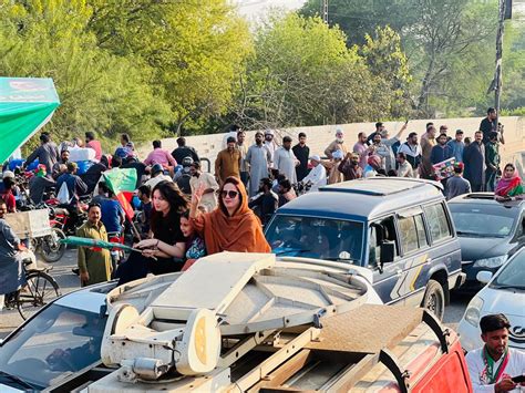 Pti South Punjab On Twitter لاہور تاریخی الیکشن ریلی چیئرمین عمران