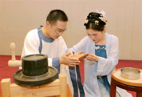 领略宋人茶上作画 崇尚宋韵点茶风雅 宋代点茶文化盛常州