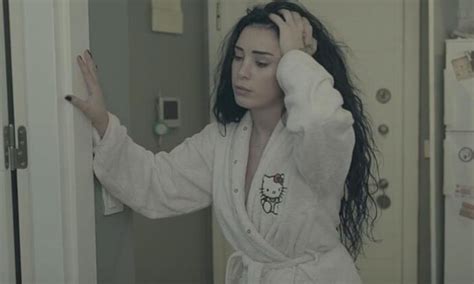 Eski Sevgilisini öldürerek Ormana Gömen Kişi şarkıcı Ve Model Seçil
