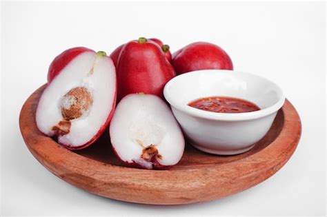 Goyave Deau Ou Goyave Jamaïcaine Isolée Sur Fond Blanc Avec Un Tracé