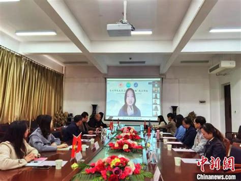 百名越南大学生开启“云瞰”多彩贵州之旅 中国新闻网—贵州新闻