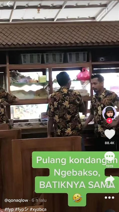 Ngakak Makan Bakso Pakai Batik Motifnya Sama Dengan Seragam Pelayan Bakso