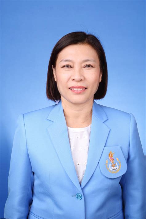 บุคคลากรโรงเรียนนารีรัตน์จังหวัดแพร่