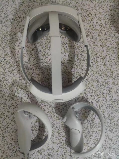 Pico4相比3来说，真的更轻更薄吗？quest游戏是否可以装到pico4里面？