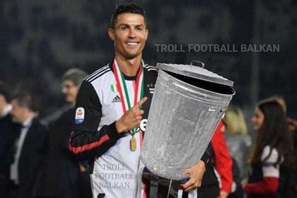 Con Cristiano Ronaldo en el blanco los mejores memes de la consagración de Lionel Messi en el