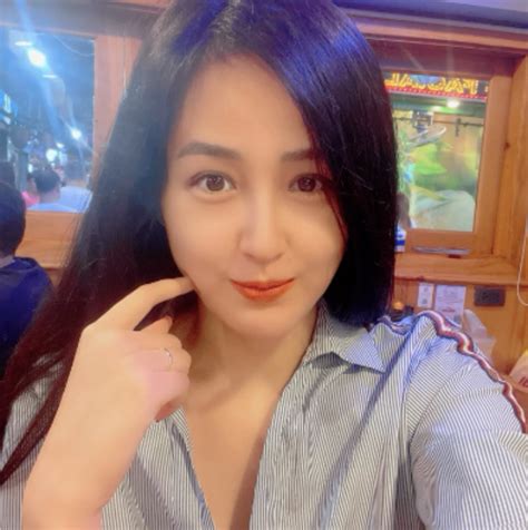 Mai Phương Thuý Khoe Nhan Sắc U40 đẹp Bất Chấp Camera Thường Saostarvn