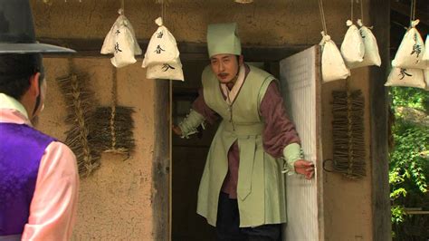 Hot 구암 허준 52회 새 약방을 연 허준에게 장사 안된다며 따지는 장만수 20130529 Youtube