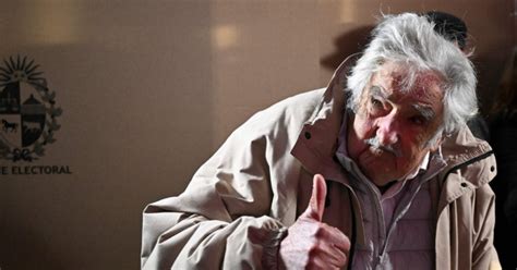 삶에는 가격라벨이 없다 가장 가난한 대통령의 마지막 길