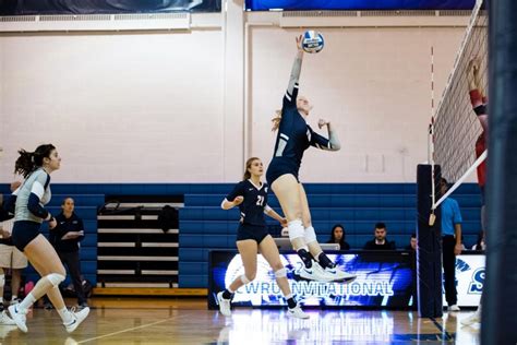 Volleyball Bounces Back With Two Wins The Observer