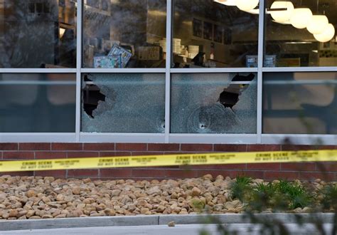 4 Dead In Nashville Waffle House Shooting Suspect Sought Orange
