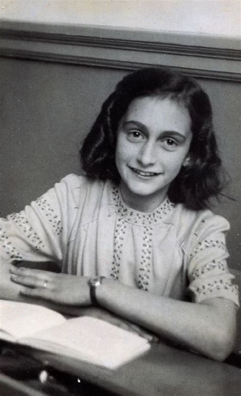사진으로 보는 안네 프랑크 Anne Frank 의 짧은 생애