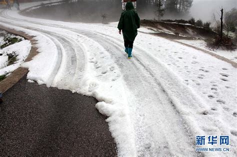 贵州凯里连遭大风暴雨冰雹袭击 搜狐新闻