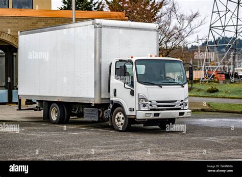 Mittelschwere industrielle Standardkabine weiß über Lkw Auflieger mit