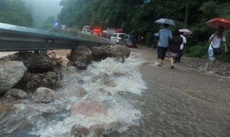 12 Dead As Strong Typhoon Floods Macau Southern China World Dawncom